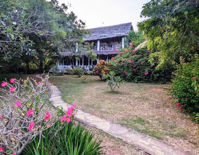 Neem Tree House – Abiri Kenya