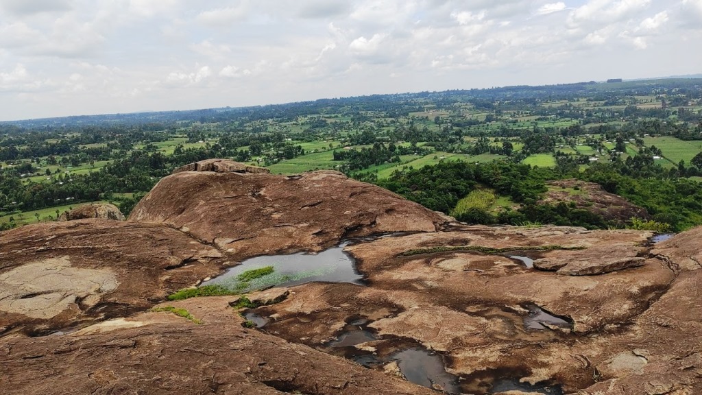 Mawe Tatu Hills – Abiri Kenya