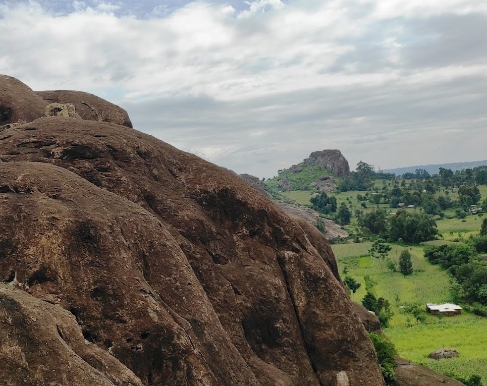 Mawe Tatu Hills – Abiri Kenya